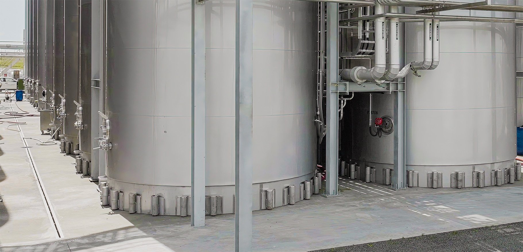 Seismic Anchors for Storage Tanks | Tectonus